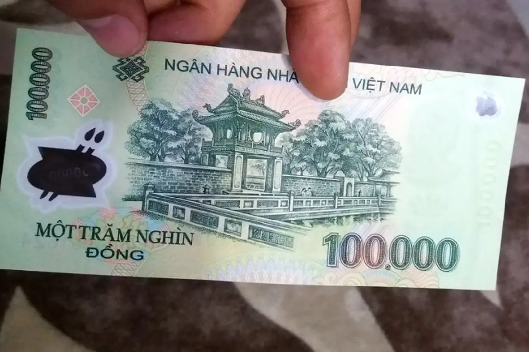 1 Lít là bao nhiêu tiền? Khám phá thuật ngữ 1 Xị, 1 Chai,...