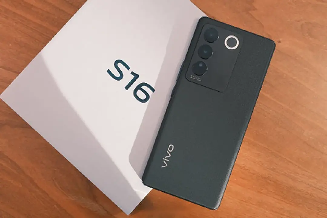 Trên tay Vivo S16: Màn hình cong tràn viền, chip Snapdragon 870