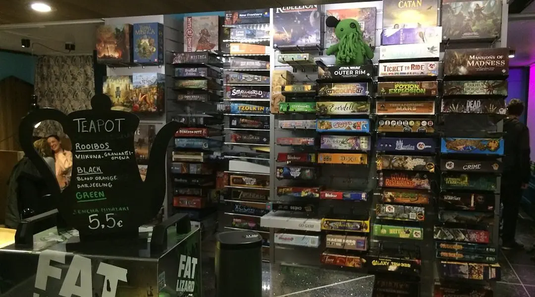 Board game cafe là gì? Khám phá mô hình board game cafe và kinh nghiệm ...