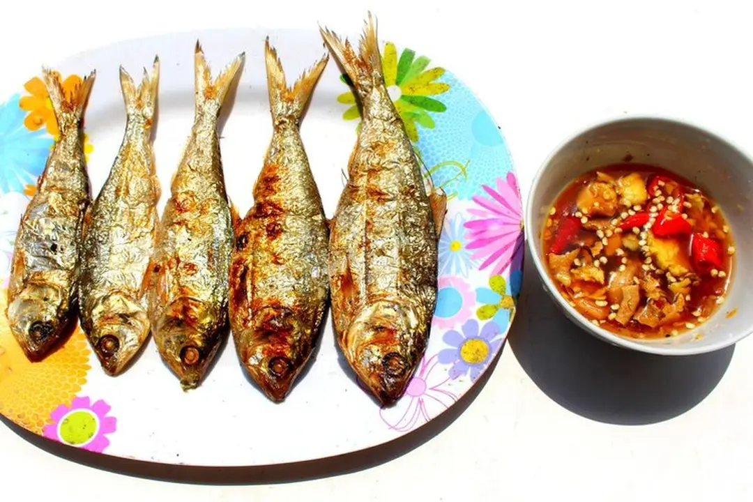 Cá mòi nướng lá húng quế bằng nồi chiên không dầu siêu ngon