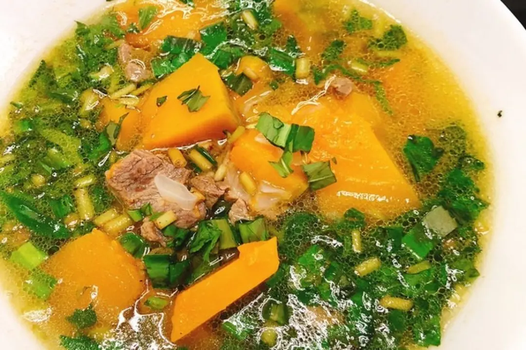 Cách nấu canh bí đỏ thịt bò thơm ngon bổ dưỡng, đơn giản ngay tại nhà