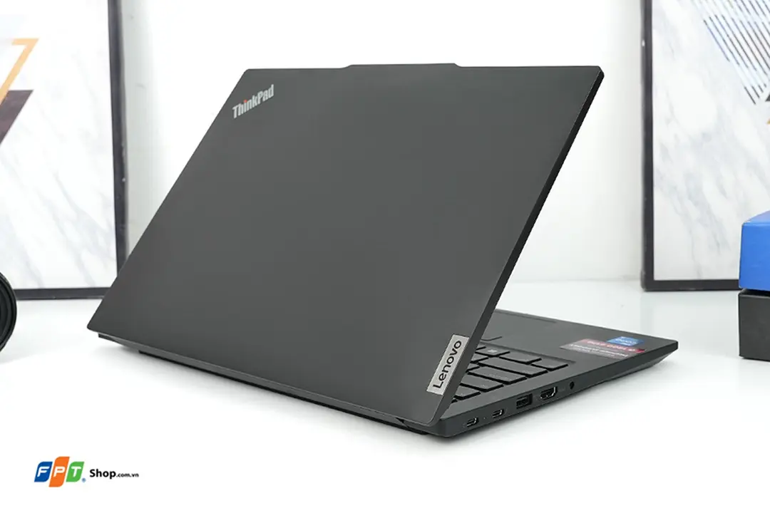 Top 5 laptop Lenovo ThinkPad chơi game tốt, cấu hình cao