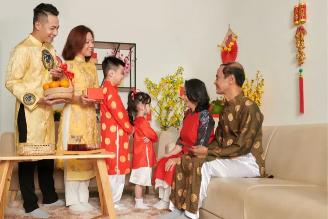 Gợi ý 10 món quà Tết 2025 cho bố mẹ vừa thiết thực, vừa ý nghĩa