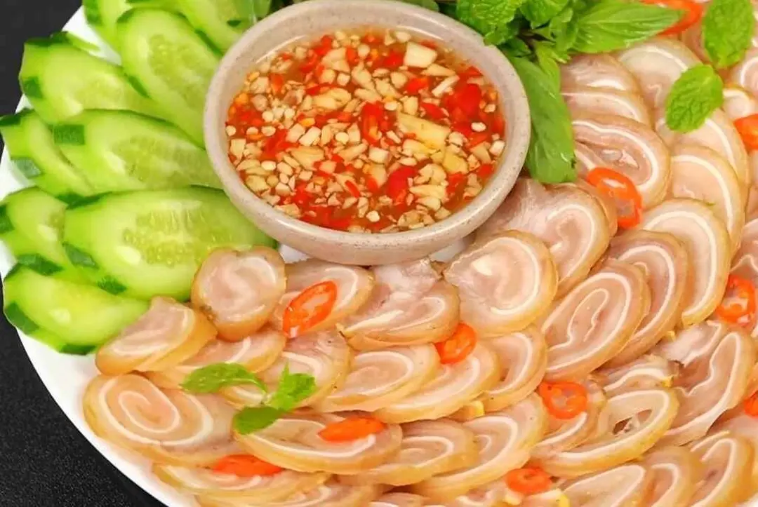 Tự tin làm tai heo cuộn ngũ vị thơm ngon chỉ với vài bước đơn giản!