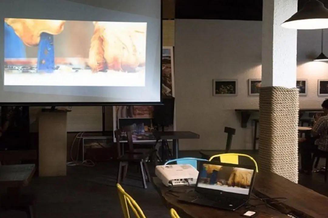 Thiết lập chế độ hai màn hình khi kết nối máy chiếu đơn giản