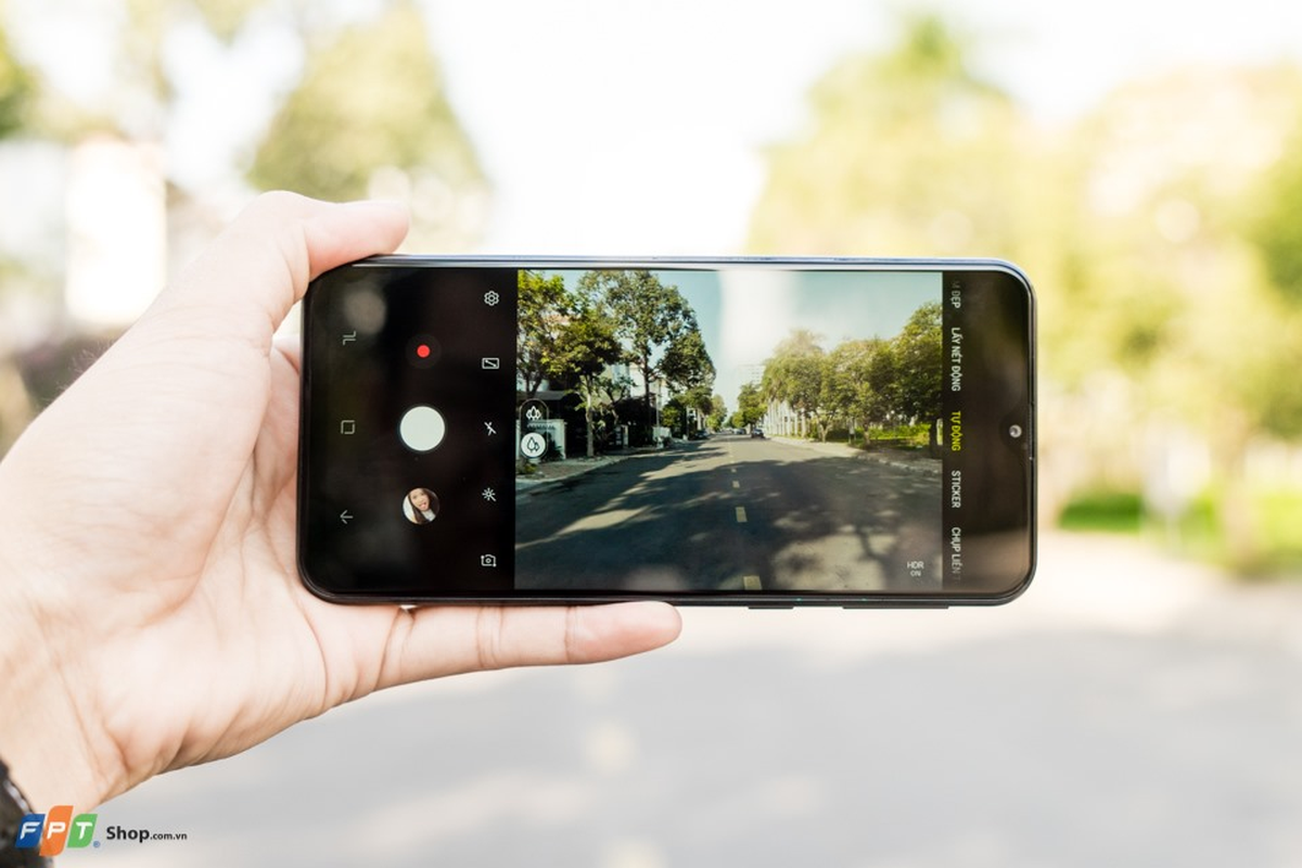 Samsung Galaxy M20 - Camera kép, Pin trâu 5000 mAh