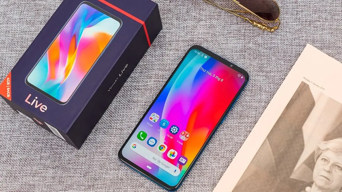 Hơn 5 triệu sở hữu ngay Vsmart Live tại FPTShop