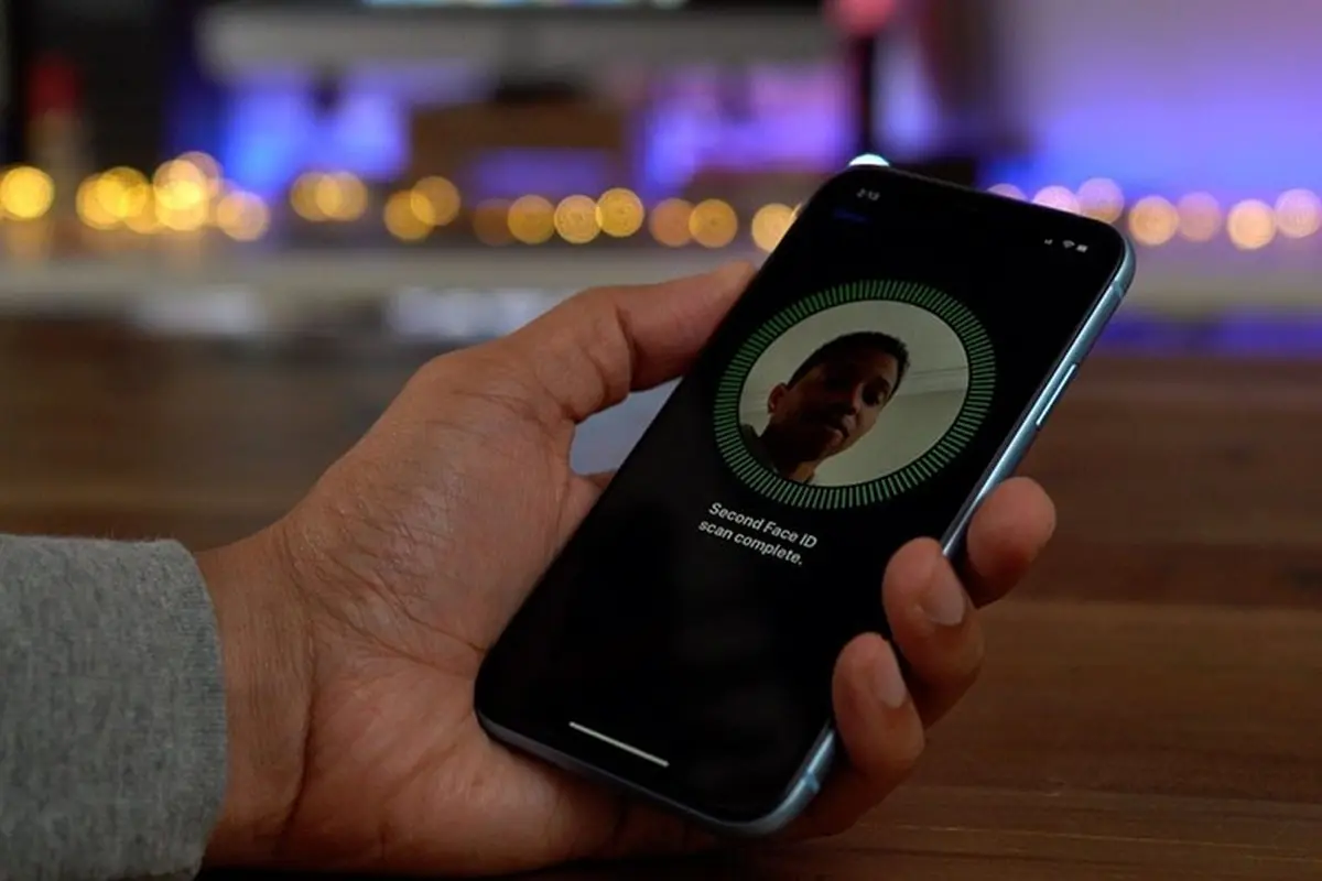 iPhone 12: Face ID nhanh hơn, camera cải tiến zoom