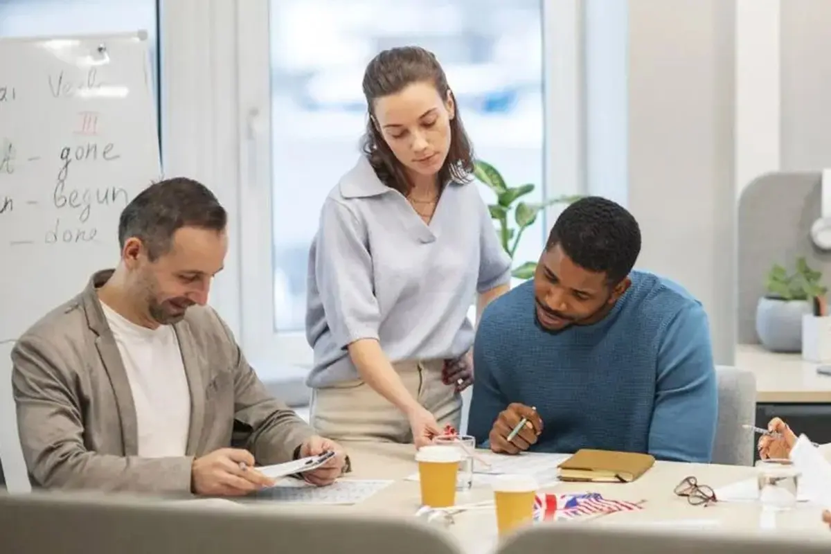 Assistant Manager là gì? Khám phá tất cả về vai trò, kỹ năng và cơ hội ...