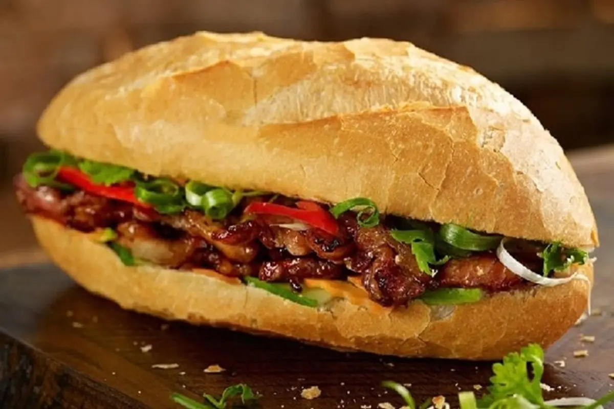 Bánh mì mặn là gì? TOP 11 món bánh mì mặn thơm ngon cho bữa sáng