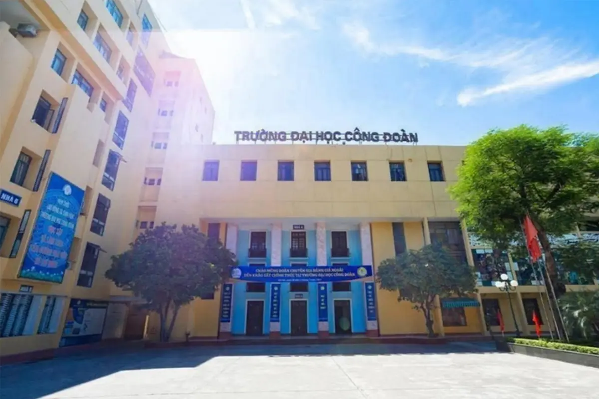 Cập nhật: Điểm chuẩn Đại học Công đoàn 2025 tăng hay giảm?