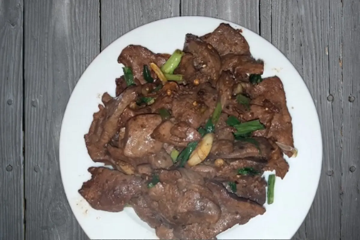 Cách làm gan bò xào tỏi ngon miệng, đậm vị đơn giản tại nhà