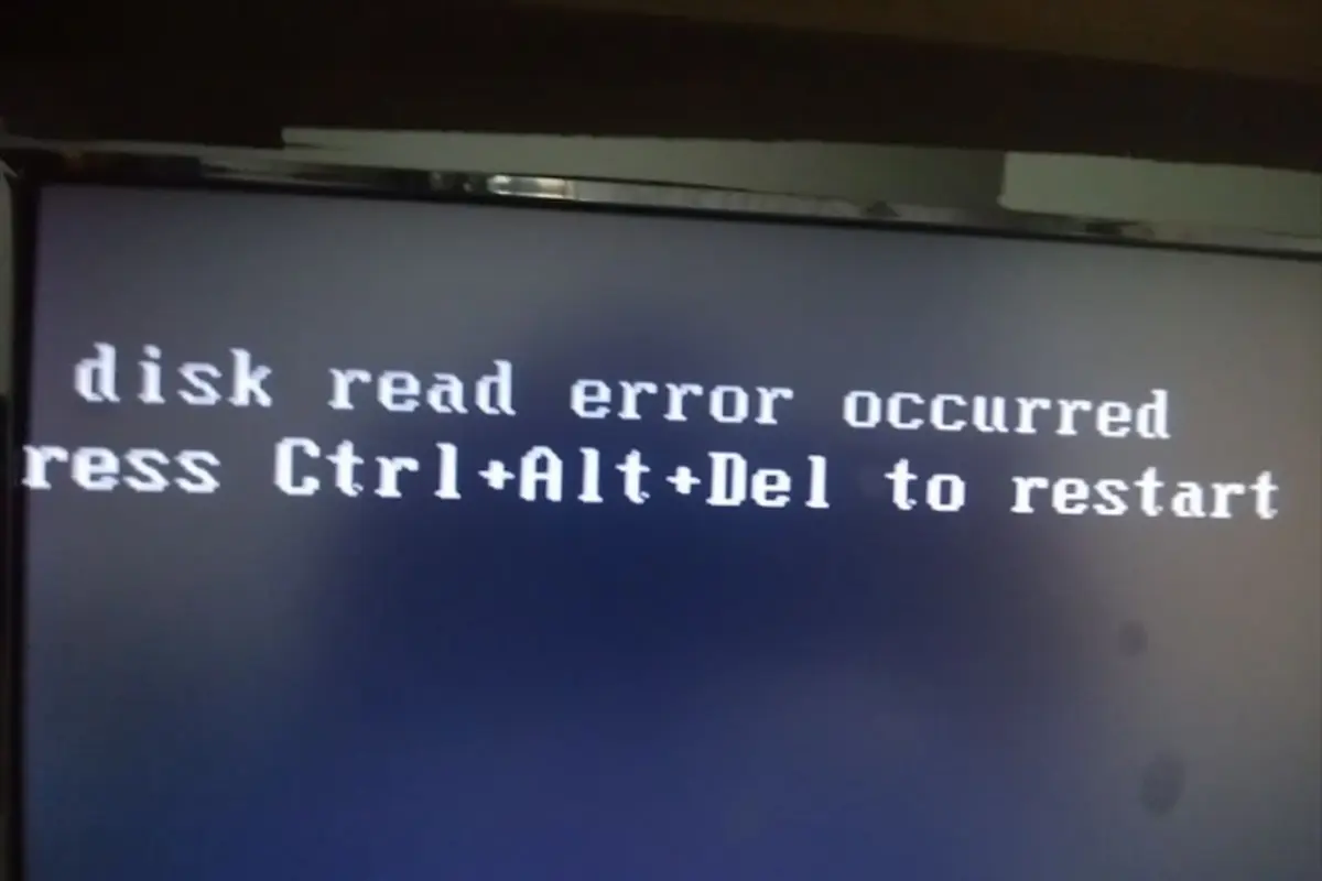Hướng dẫn cách khắc phục lỗi A Disk Read Error Occurred Win 10