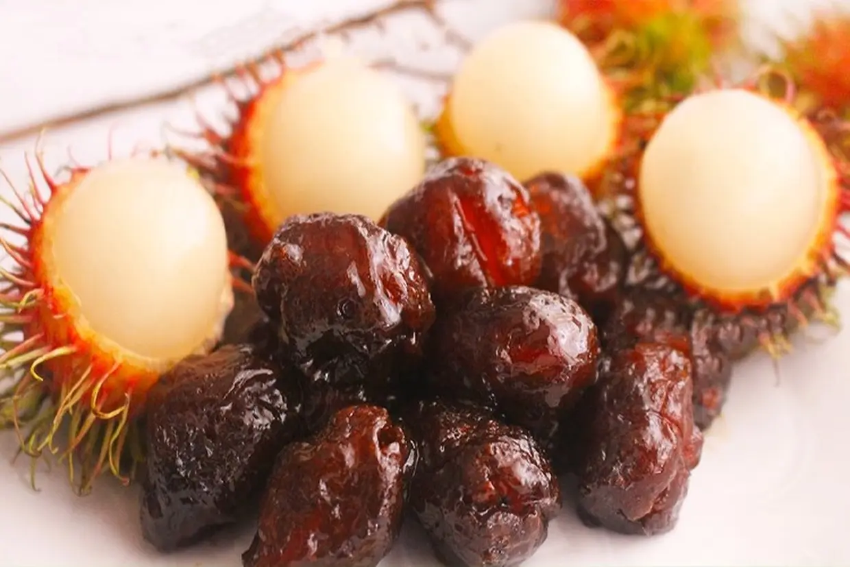 Bật mí 2 cách làm mứt chôm chôm nhâm nhi ngày tết