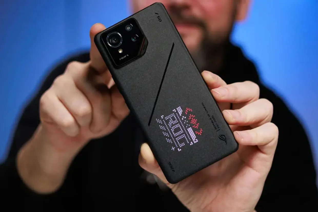Đánh giá ROG Phone 9 Pro: Thiết kế đậm chất game thủ, pin lớn và sạc nhanh