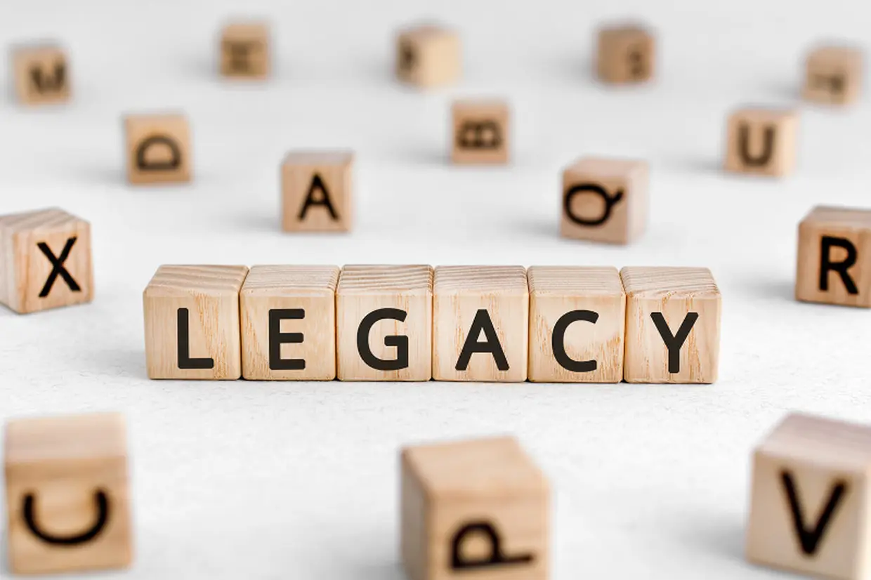 Legacy là gì? Ý nghĩa và cách dùng trong công nghệ và đời sống