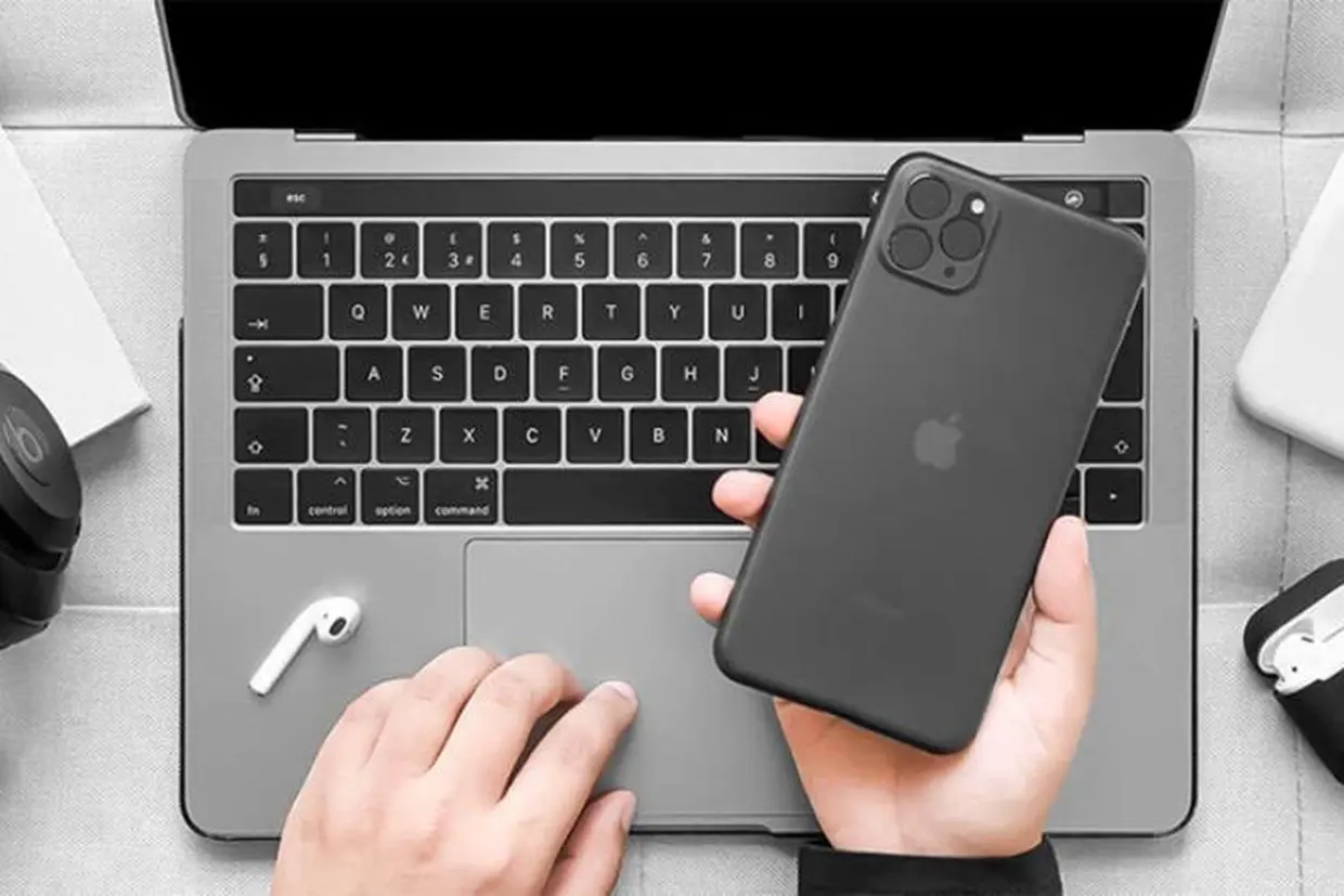 Sử dụng iPhone nên mua laptop hãng nào? Gợi ý chọn laptop phù hợp