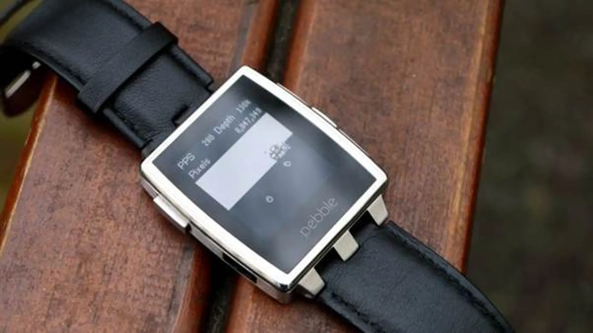 Smartwatch Pebble Steel: Ứng dụng, tuổi thọ pin và kết nối