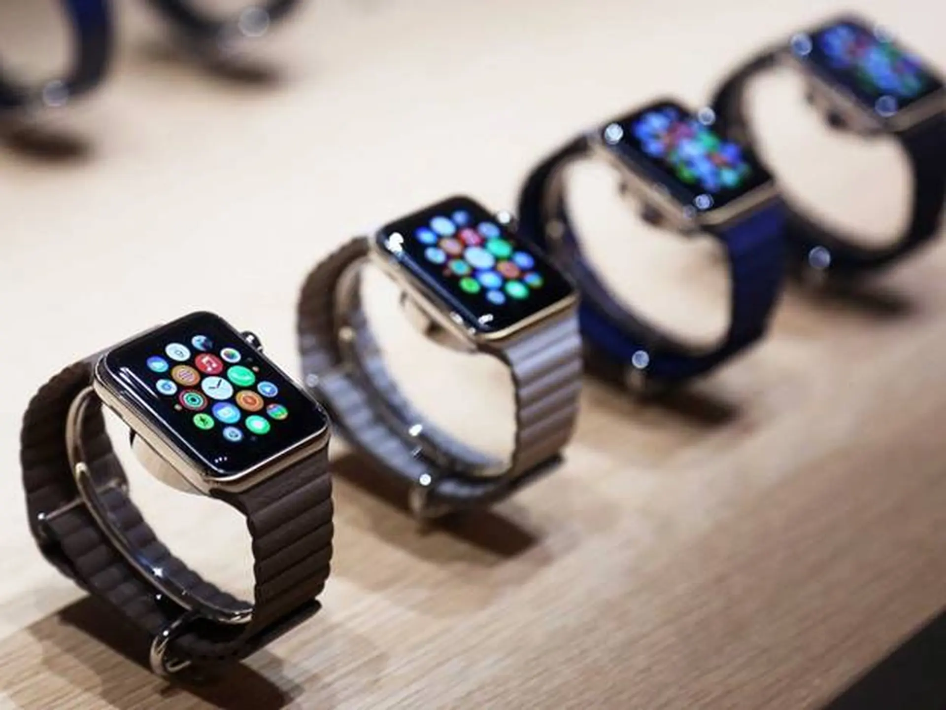 10 tính năng trên Apple Watch mà smartwatch Android Wear không có