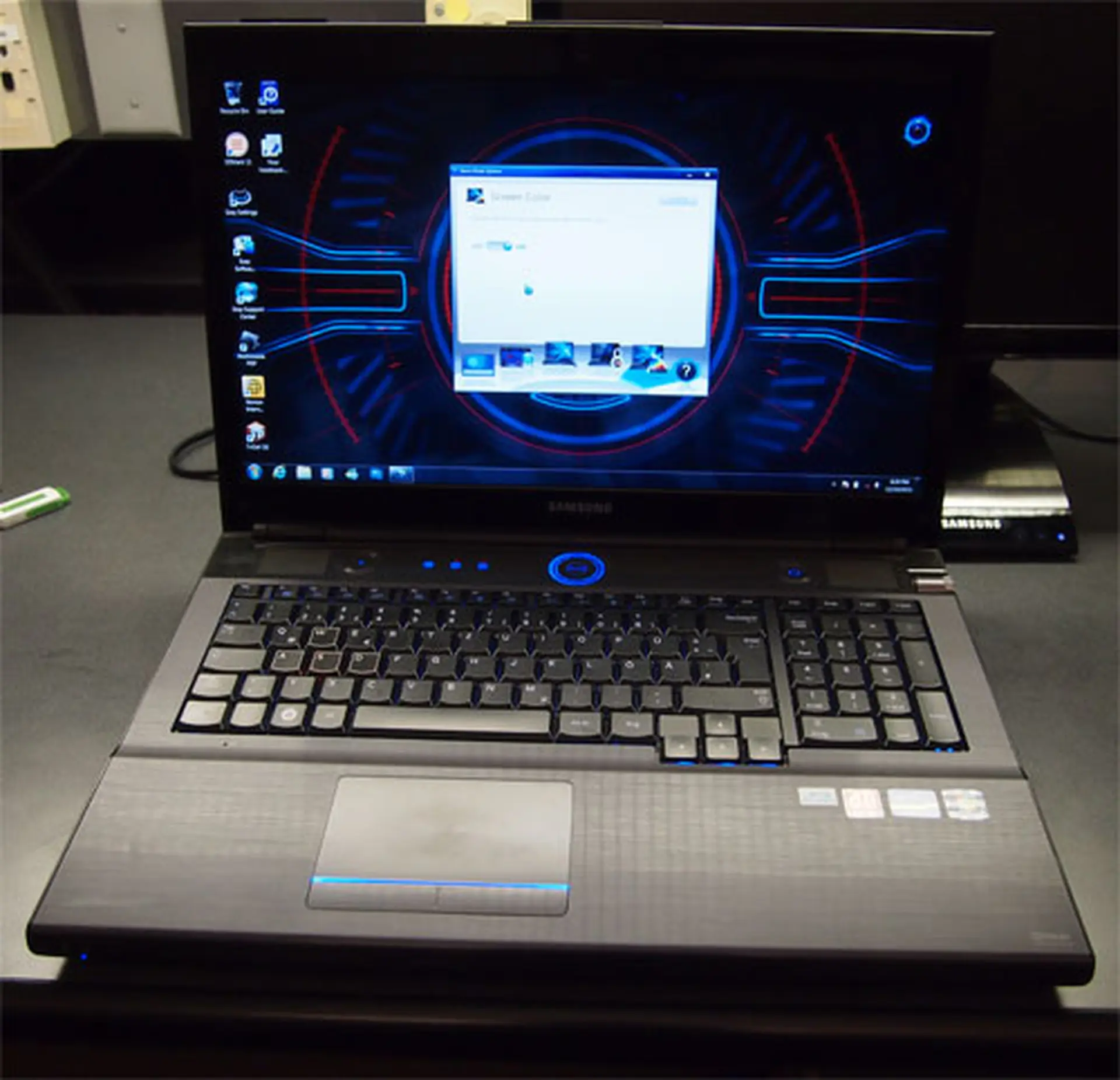 Samsung Series 7 Gamer “Hercules” phiên bản laptop game thủ