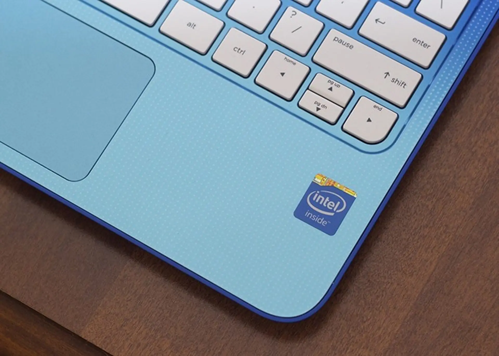 Vì sao Macbook không có dán tem "Intel Inside"