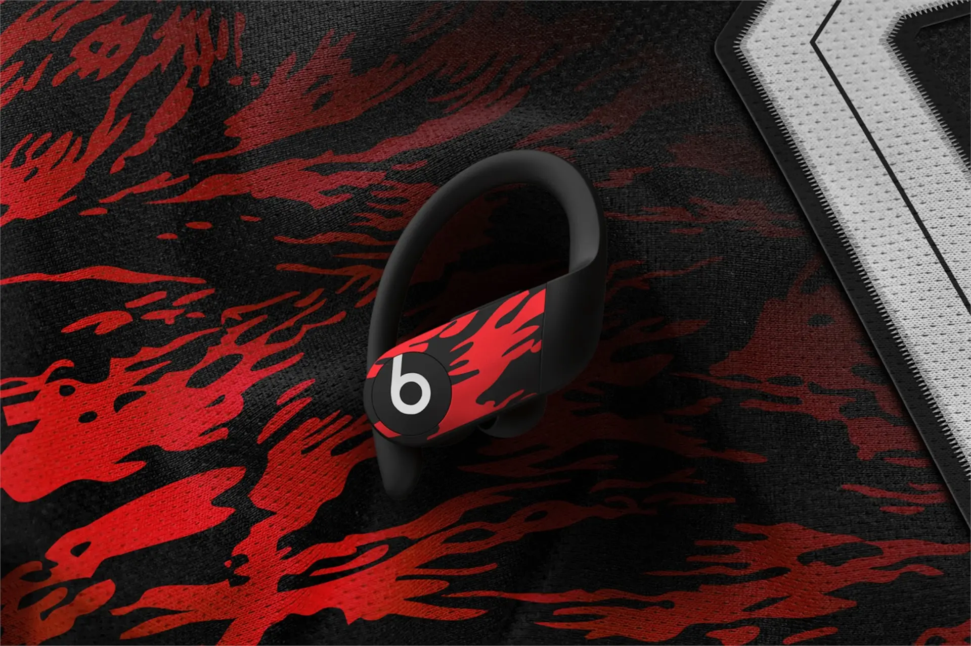 Beats tiết lộ thiết kế Powerbeats Pro độc quyền từ FaZe Clan
