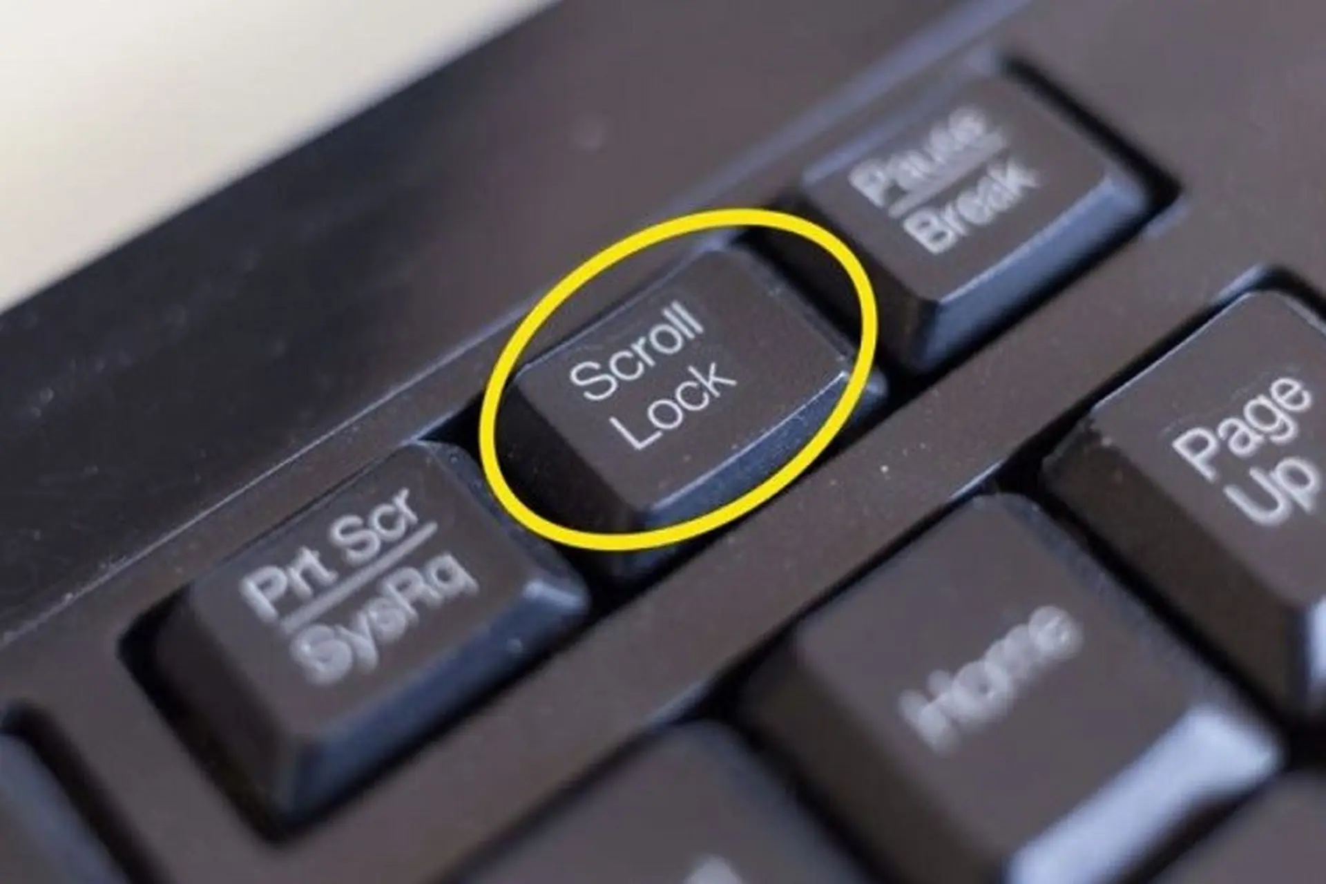 Scroll Lock là gì? Cách thiết lập chức năng cho phím Scroll Lock