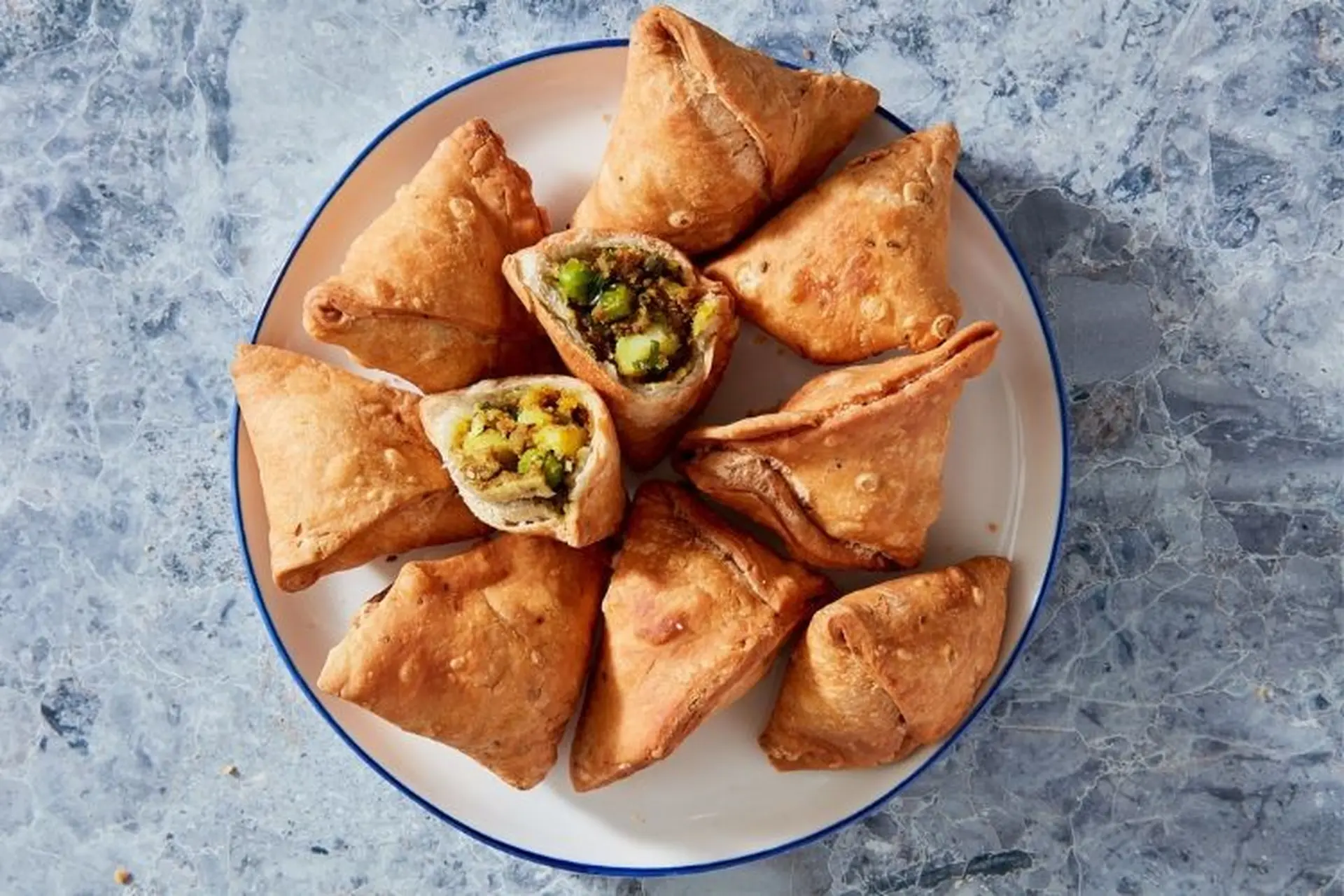 Samosa là gì? Bánh samosa có gì đặc biệt trong nền ẩm thực?