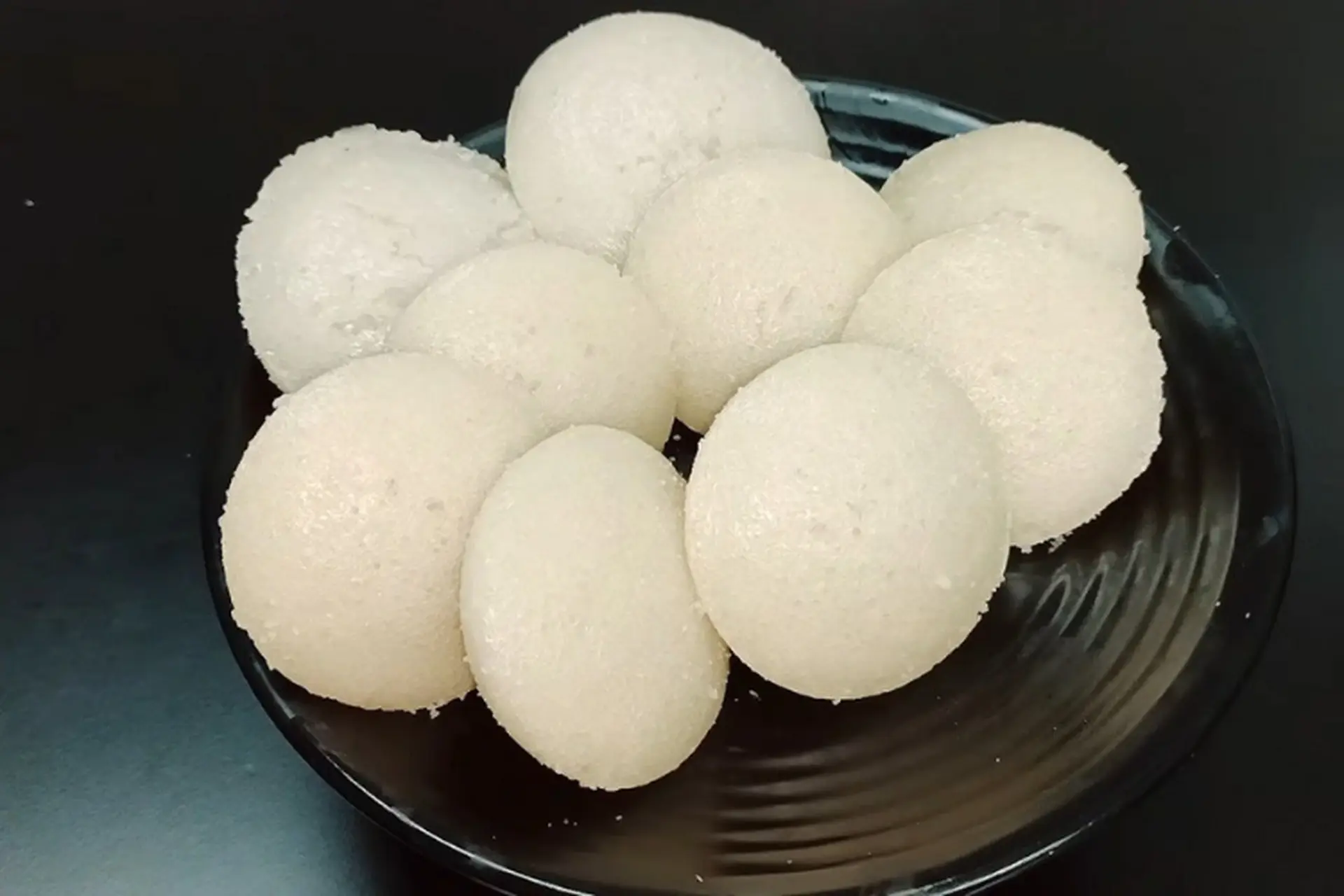 Cách làm món bánh bò sữa thơm ngon với công thức đơn giản