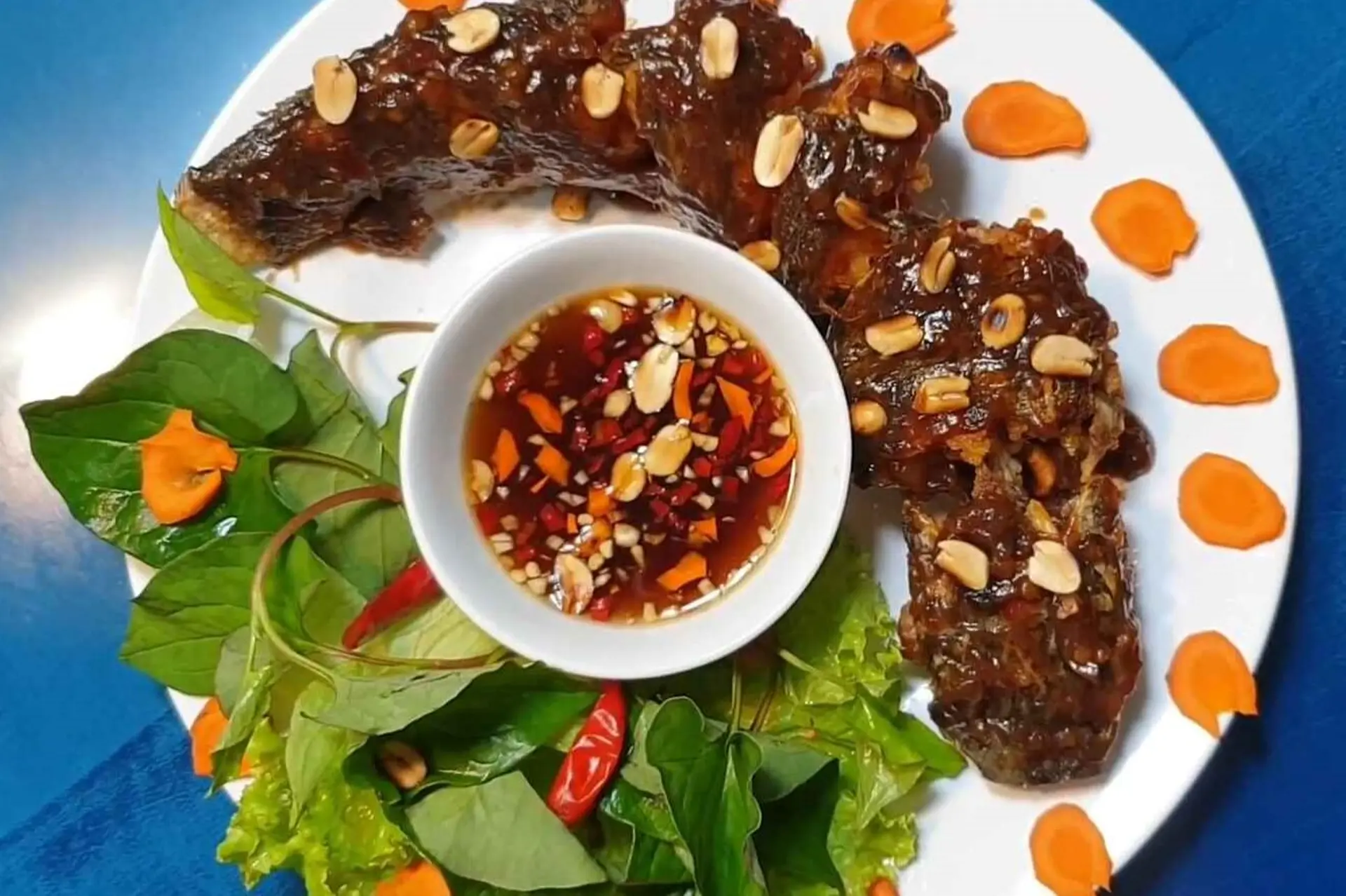 Công thức cá lóc quay me chiêu đãi cả nhà dịp cuối tuần