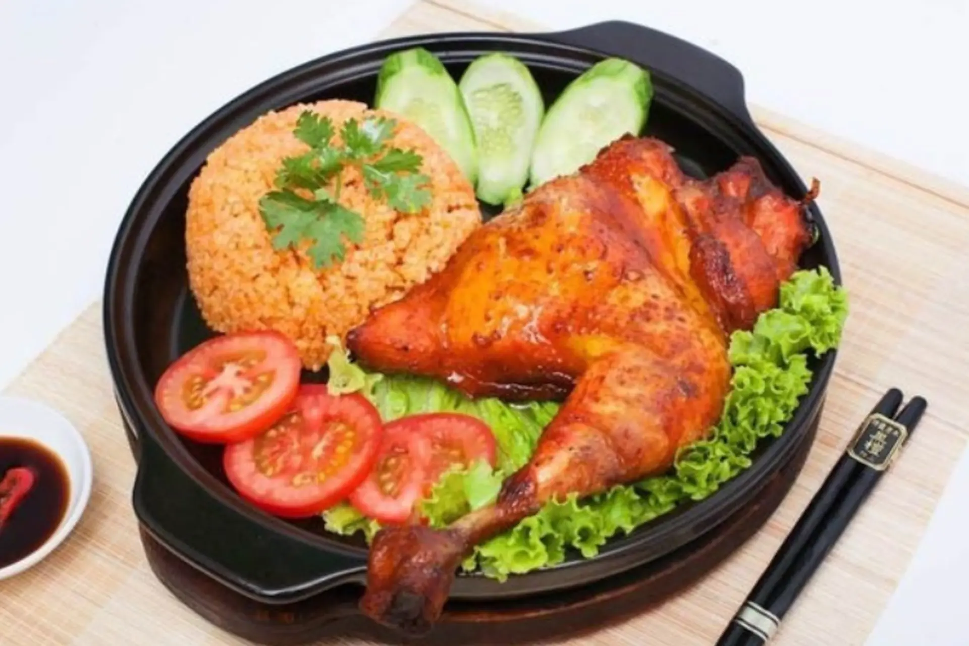 Hướng dẫn cách nấu cơm gà rôti đơn giản, thịt mềm, sốt đậm vị