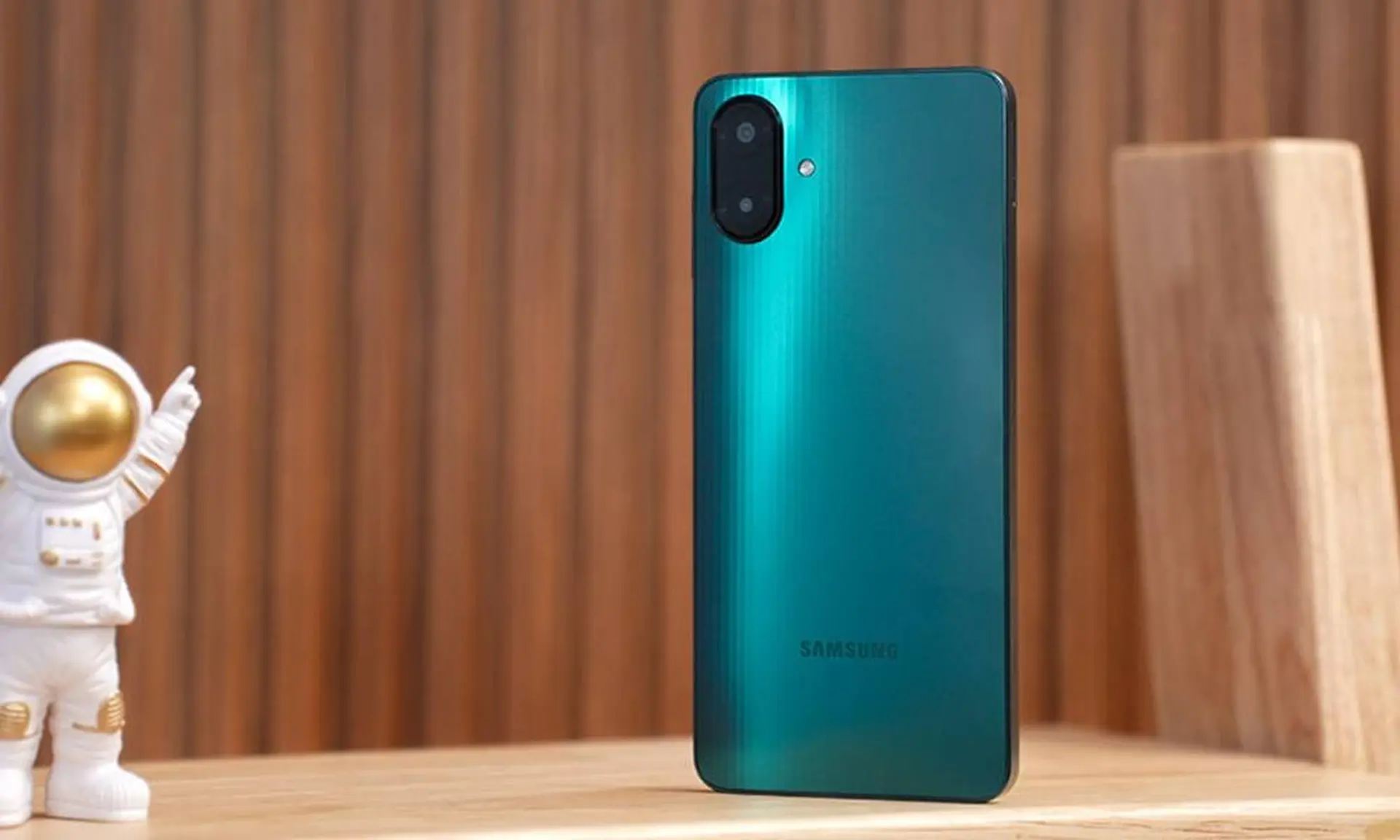 Galaxy A07 5G ghi điểm với pin lớn 6.000mAh