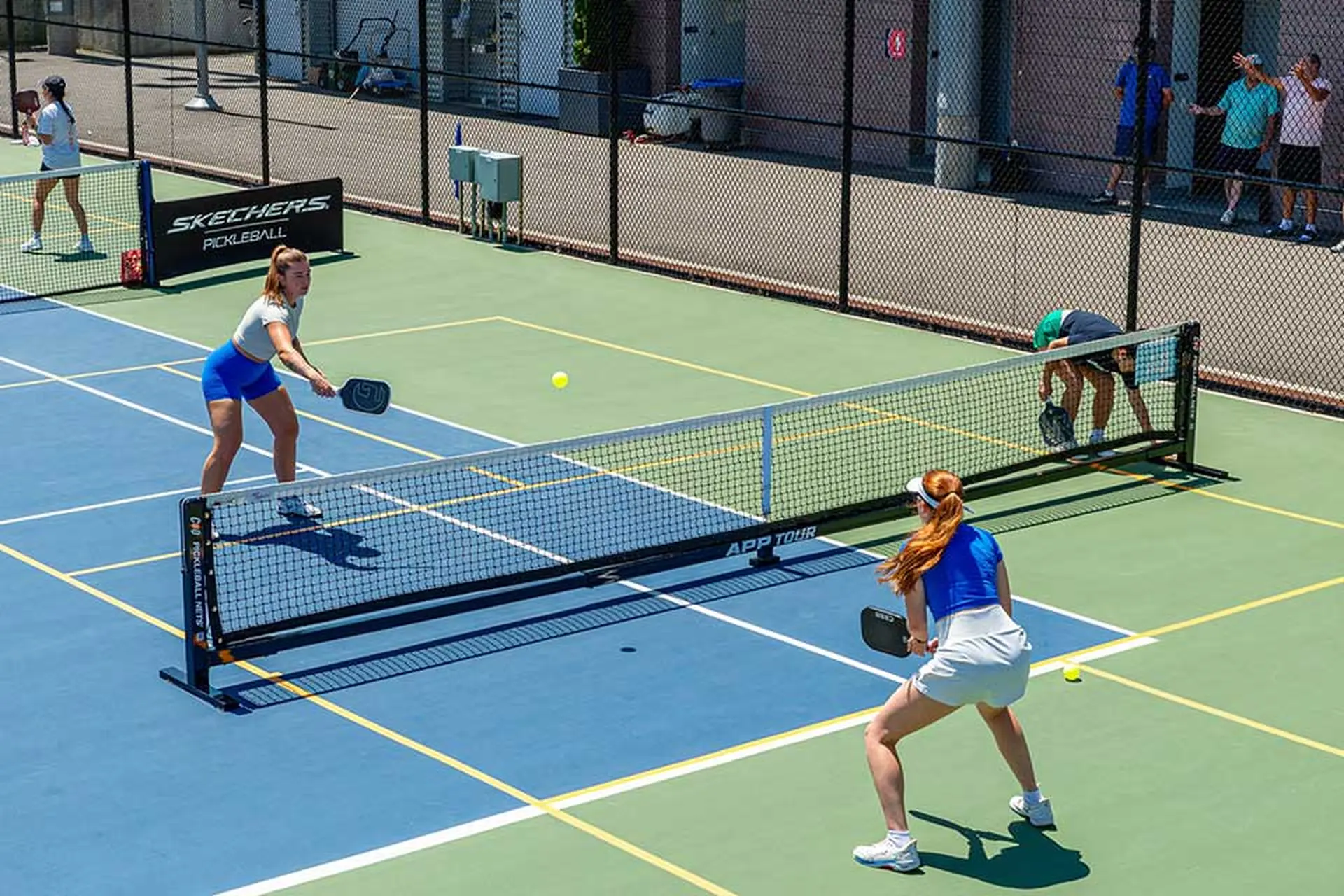 Luật chơi Pickleball có gì đặc biệt? Các quy tắc quan trọng bạn cần biết