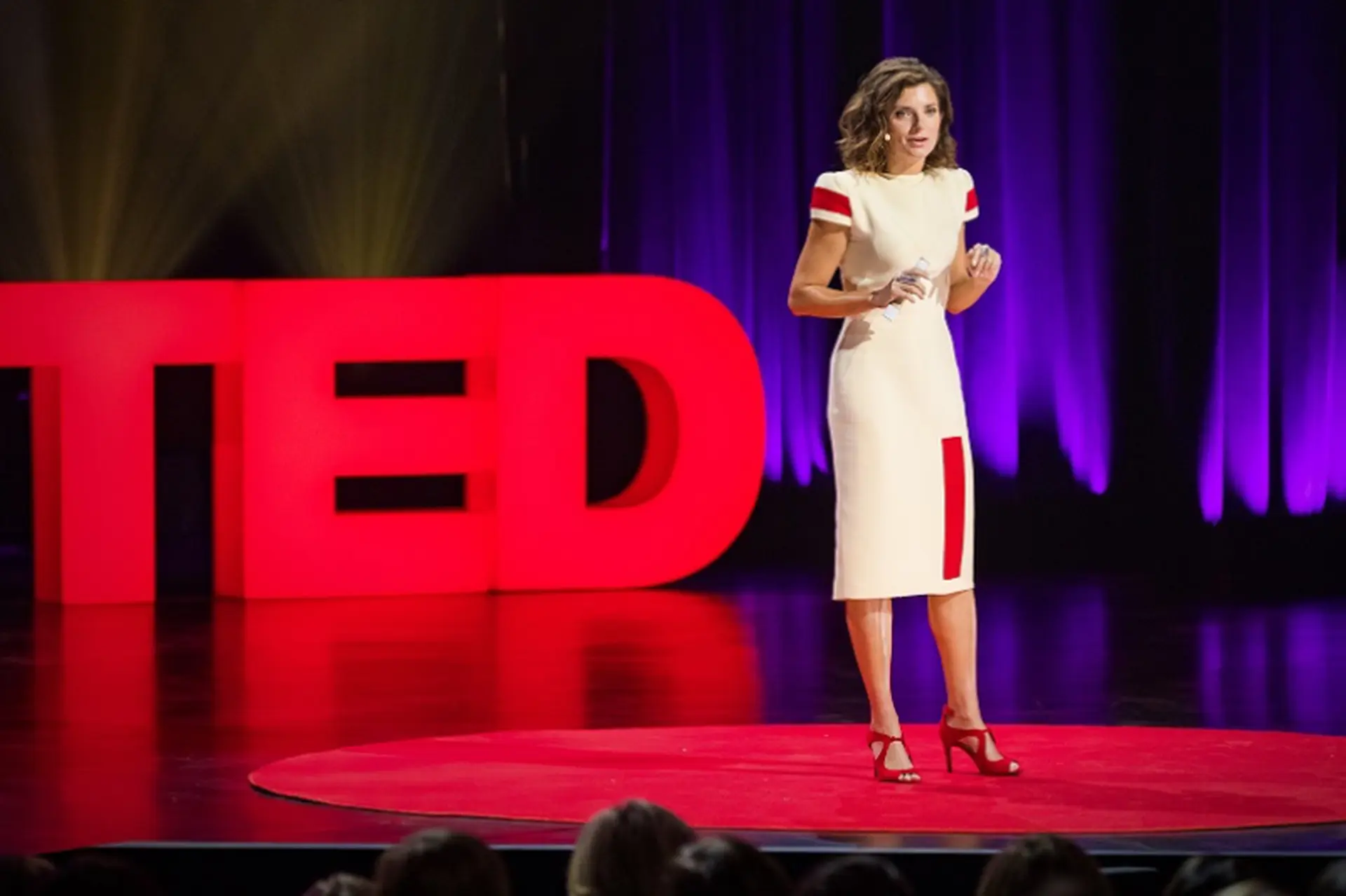 TED Talks là gì? Vì sao trở thành nguồn cảm hứng toàn cầu
