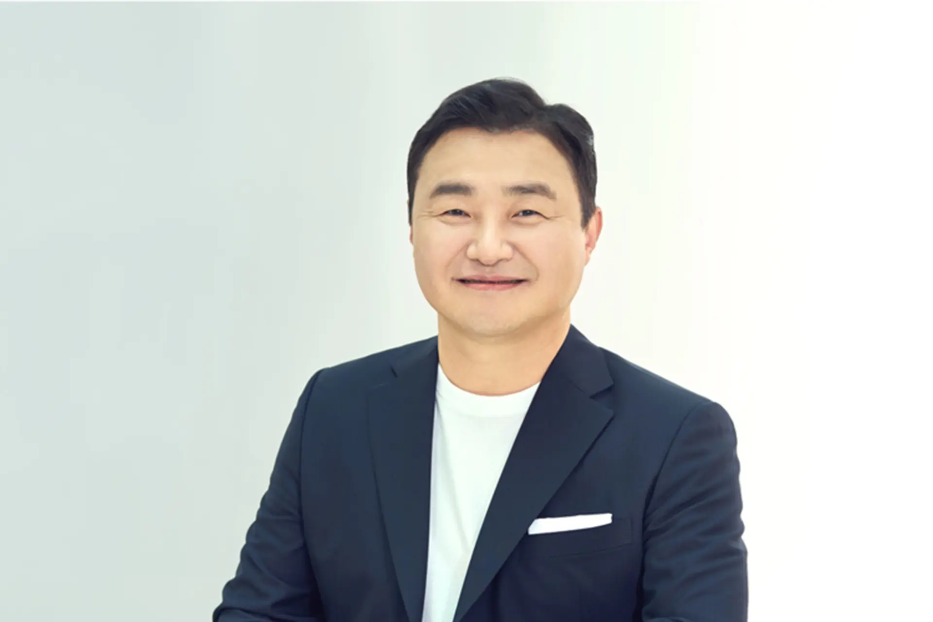 TM Roh sẽ tổ chức “cuộc họp công khai” về tương lai của mảng di động