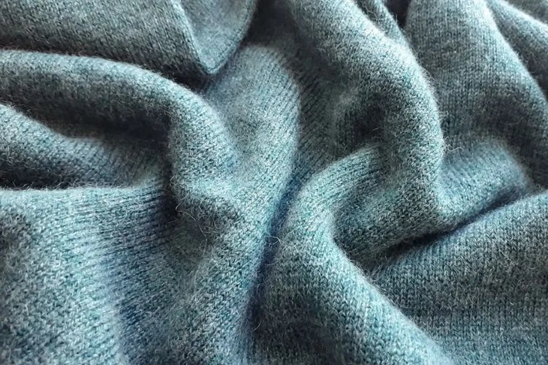 Vải Cashmere là gì? Ưu nhược điểm và ứng dụng của vải Cashmere