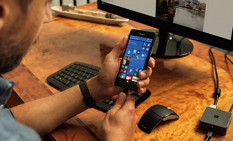 Thử nghiệm Windows Continuum với Microsoft Display Dock