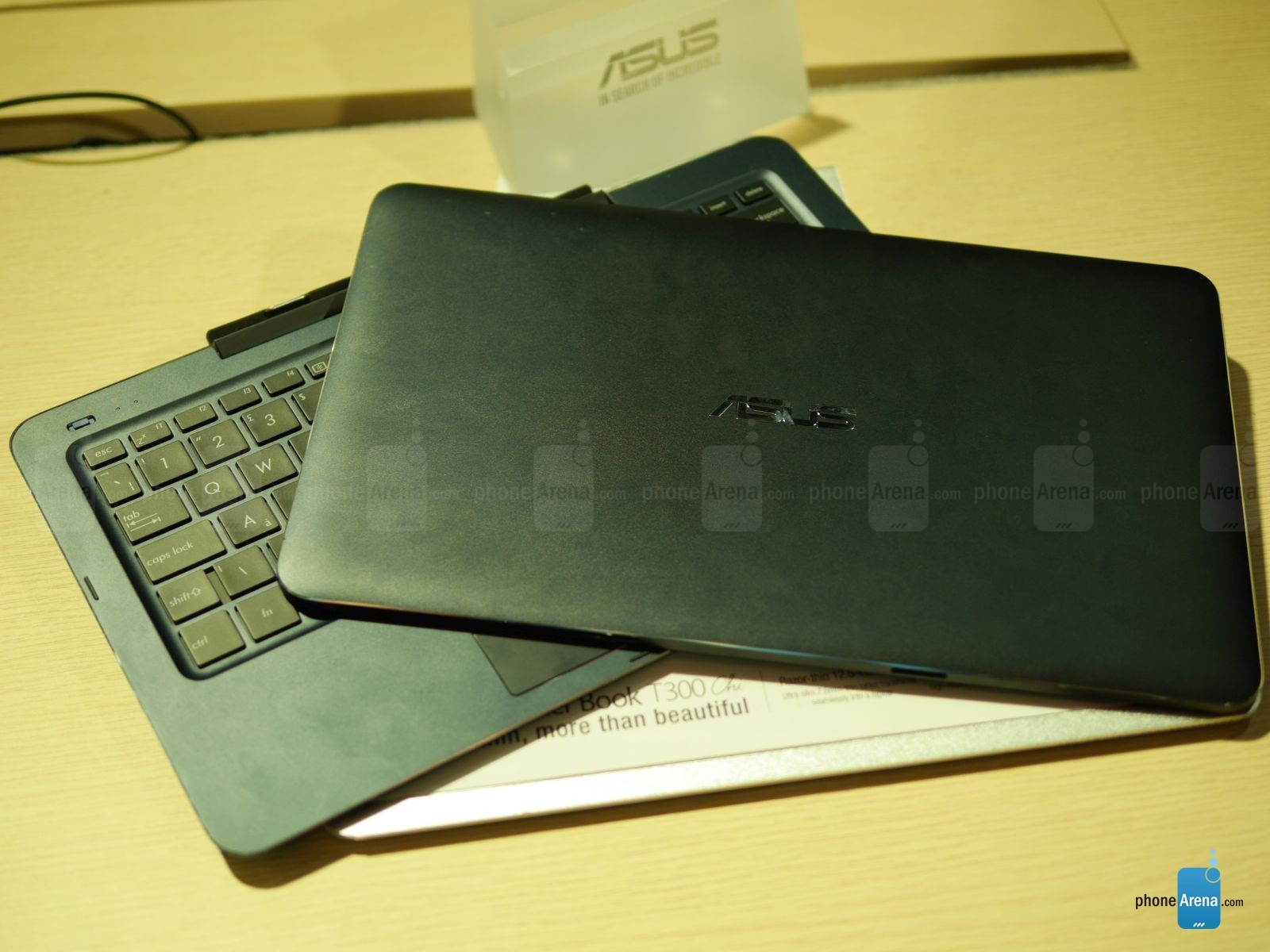 Asus Transformer Book T300 Chi – laptop lai máy tính bảng siêu mỏng