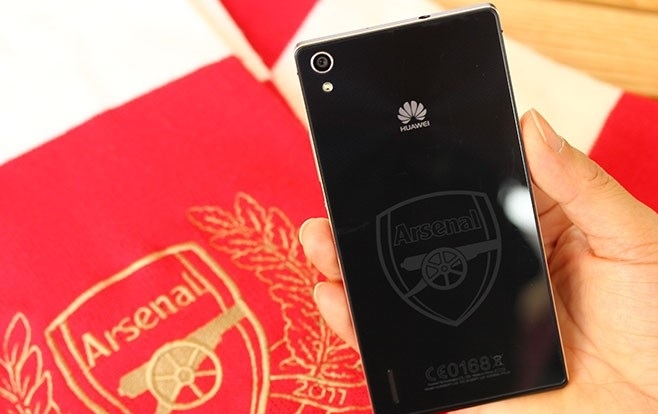 Độc đáo điện thoại Huawei Ascend P7 phiên bản Arsenal