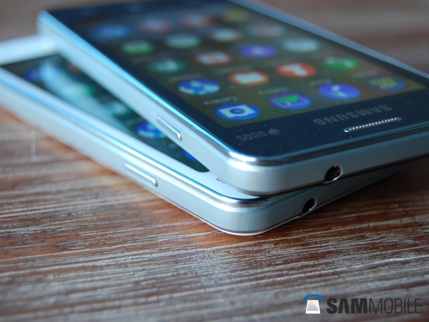 Đánh giá chi tiết Samsung Z1: Thiết kế, màn hình, camera, âm thanh