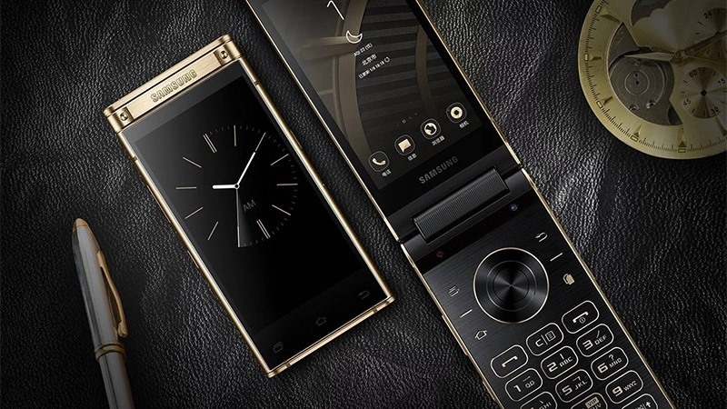 Samsung W2019 lộ diện: Hai màn hình 4.2 inch, pin 3,000 mAH