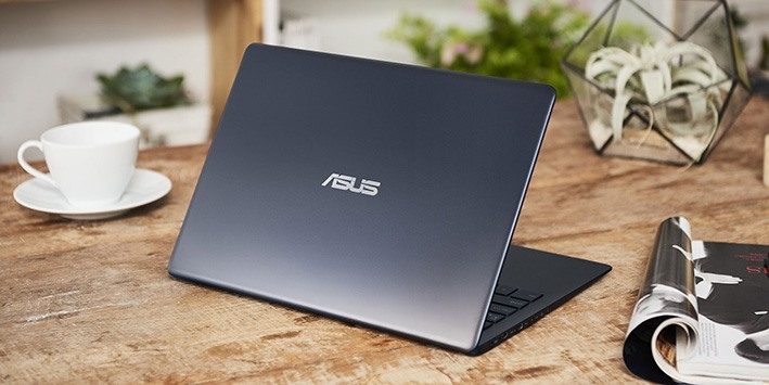 [CES 2018] Trên tay Asus Zenbook 13 2018