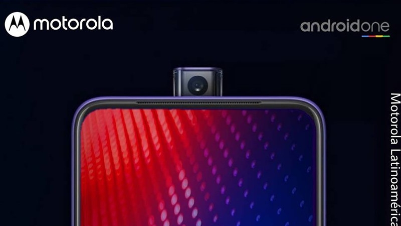 Lộ diện smartphone Motorola đầu tiên có camera selfie pop-up
