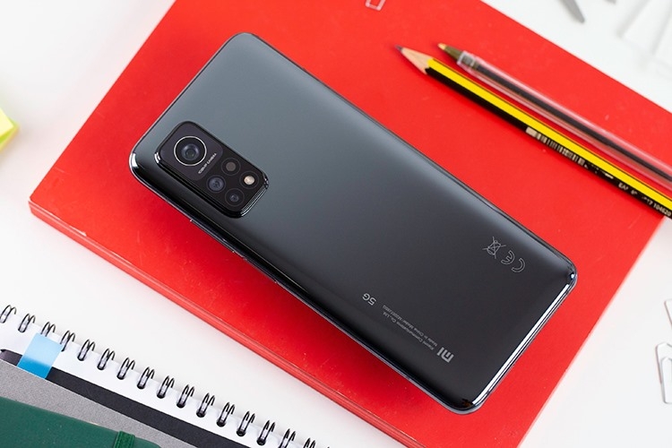 Trên tay Xiaomi Mi 10T Pro: Màn 144Hz, chip SD865, 3 camera 108MP