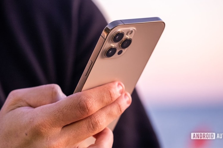 Nhu cầu iPhone 12, Apple Watch và Macbook M1 cao hơn dự kiến