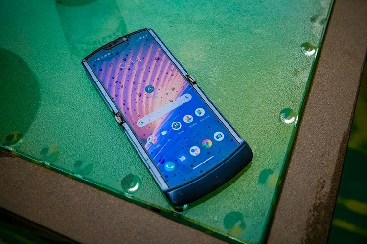 Trên tay Motorola Razr 5G: Khắc phục nhược điểm từ Razr 2019