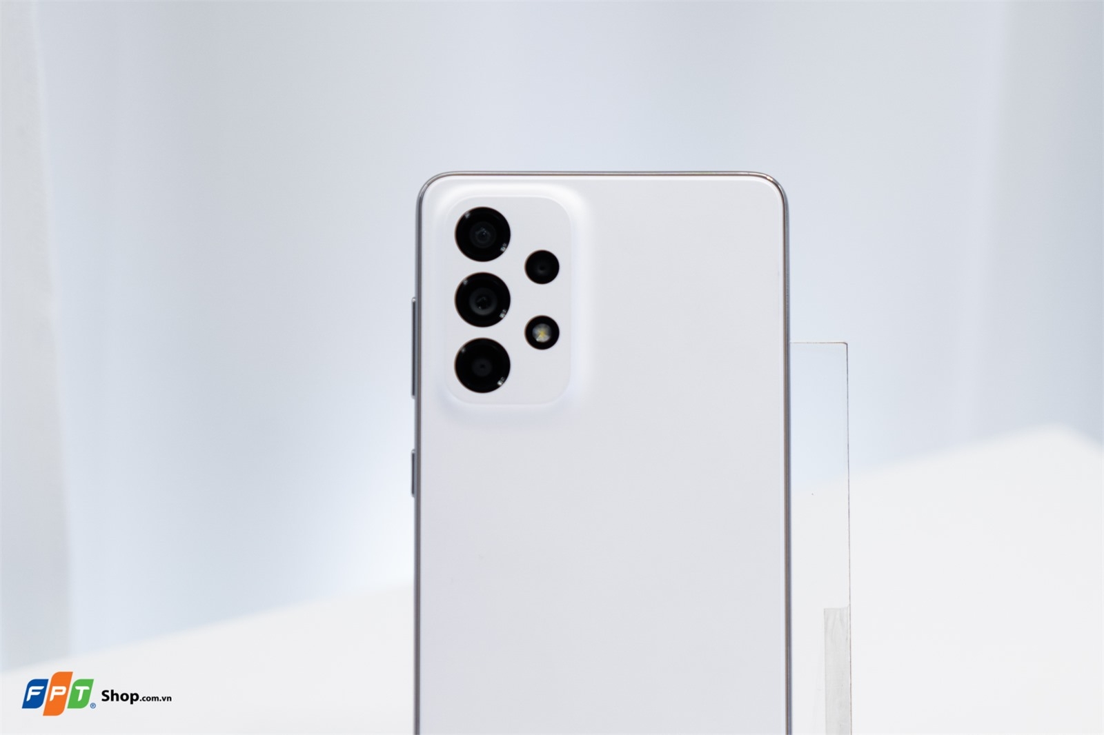 Đánh giá camera Galaxy A73: Sài Gòn hiện lên với chi tiết sắc nét