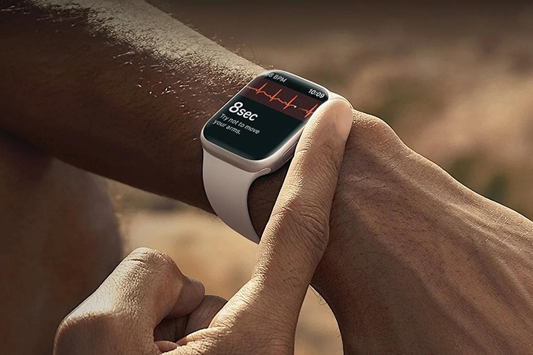 Apple Watch Pro có thiết kế mới, tính năng sức khỏe bị trì hoãn