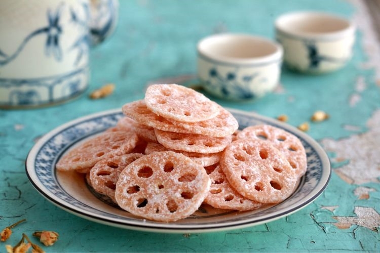 Hướng dẫn cách làm mứt củ sen ngọt bùi, thơm dẻo tại nhà