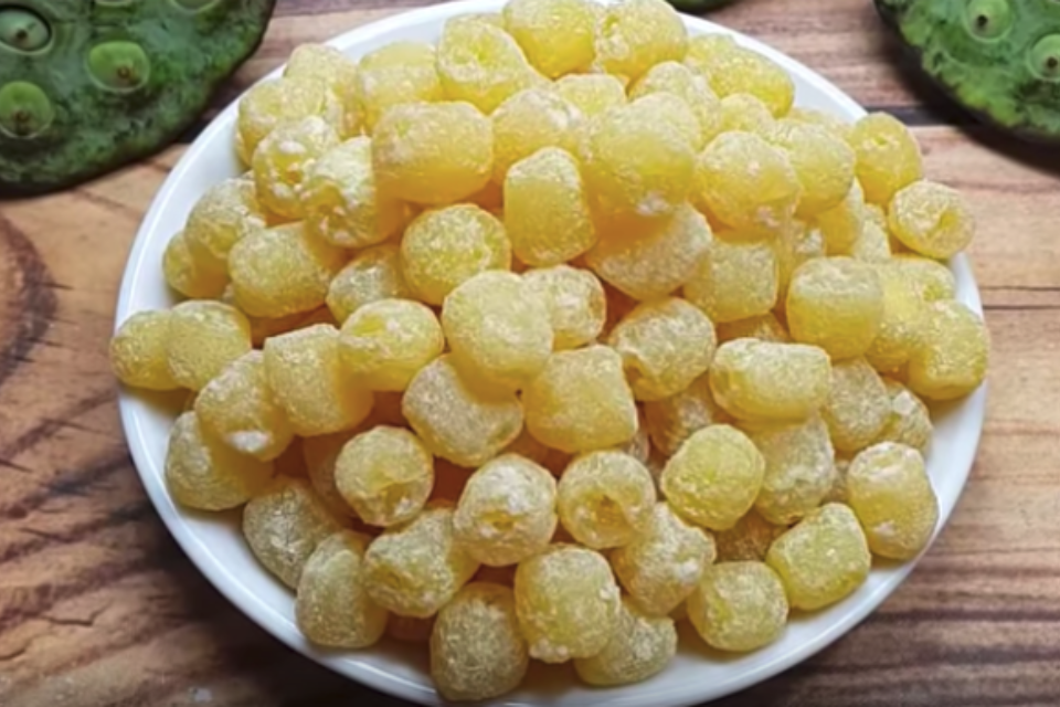 Cách làm mứt hạt sen thơm ngon, ngọt dịu từ hạt sen tươi và khô